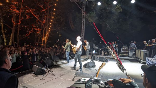 The Who Hits Back! Tour: Backyard Concert: The Magic Returns, 29 ...